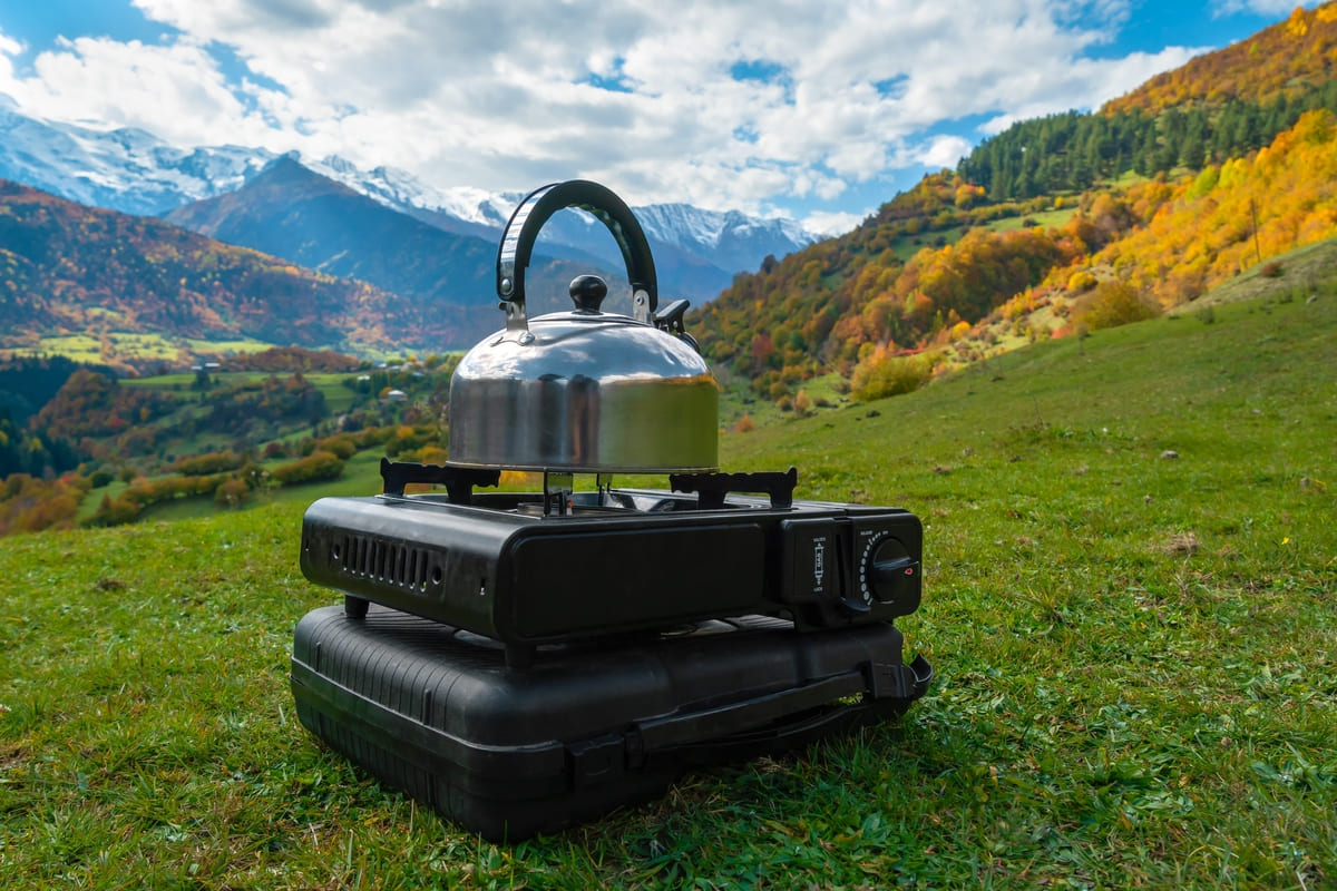 Plite pe gaz compacte pentru camping si pescuit | Micul Fermier