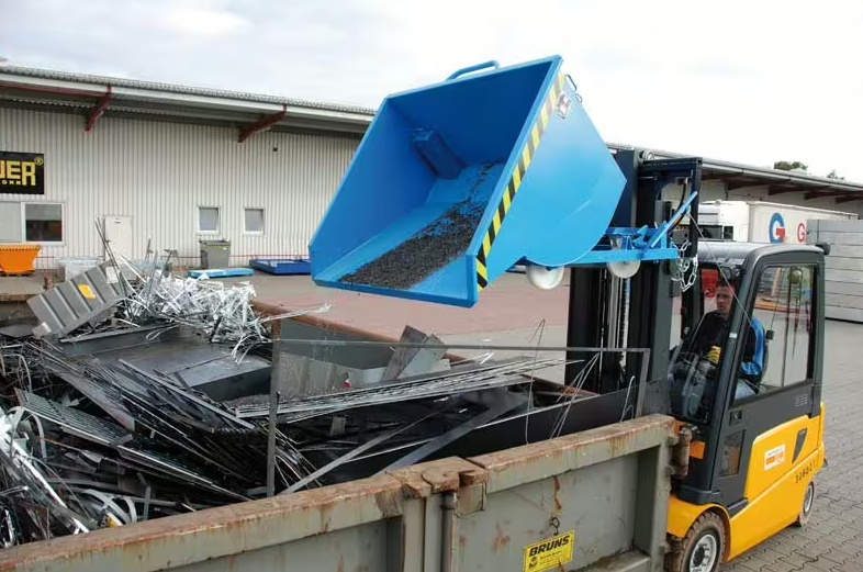 Cuva metalica basculabila stivuitor pentru spani 0.7mc -1250kg Bauer SKM 75