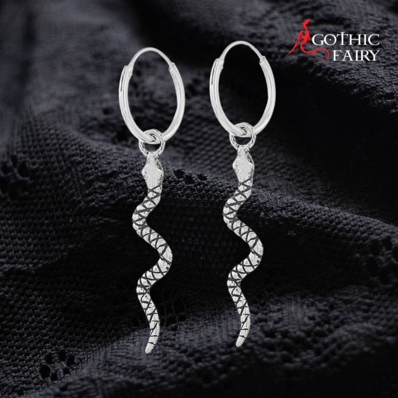 Simbolul sarpelui in bijuterii – de ce sa alegi cercei in forma de sarpe