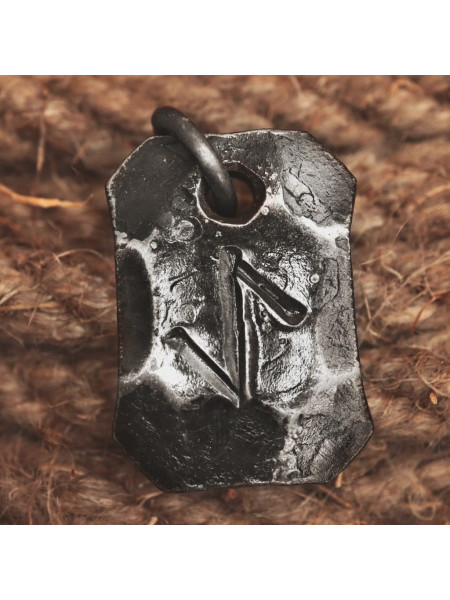 Pandantiv amuleta din fier forjat cu runa Eiwaz | Gothic Fairy