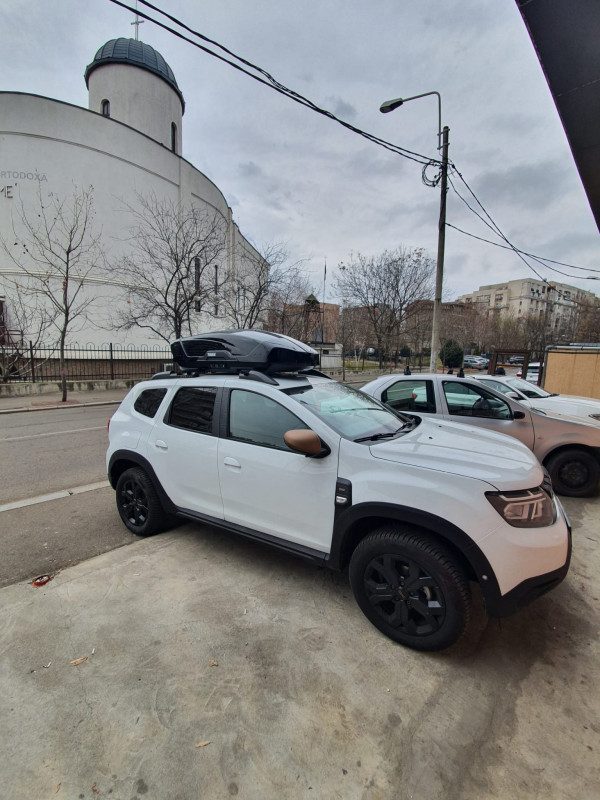 Dacia Duster cutie portbagaj Thule XT M negru