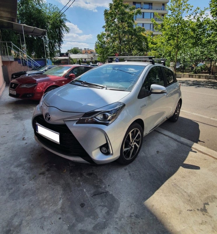 Toyota Yaris bare transversale Menabo Tema