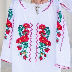 Ie traditionala fete Ana