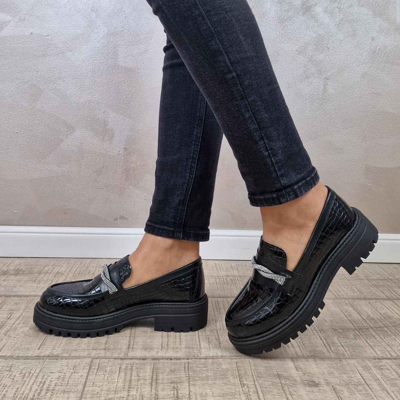 Incaltaminte dama de calitate. Pantofi , ghete si cizme dama