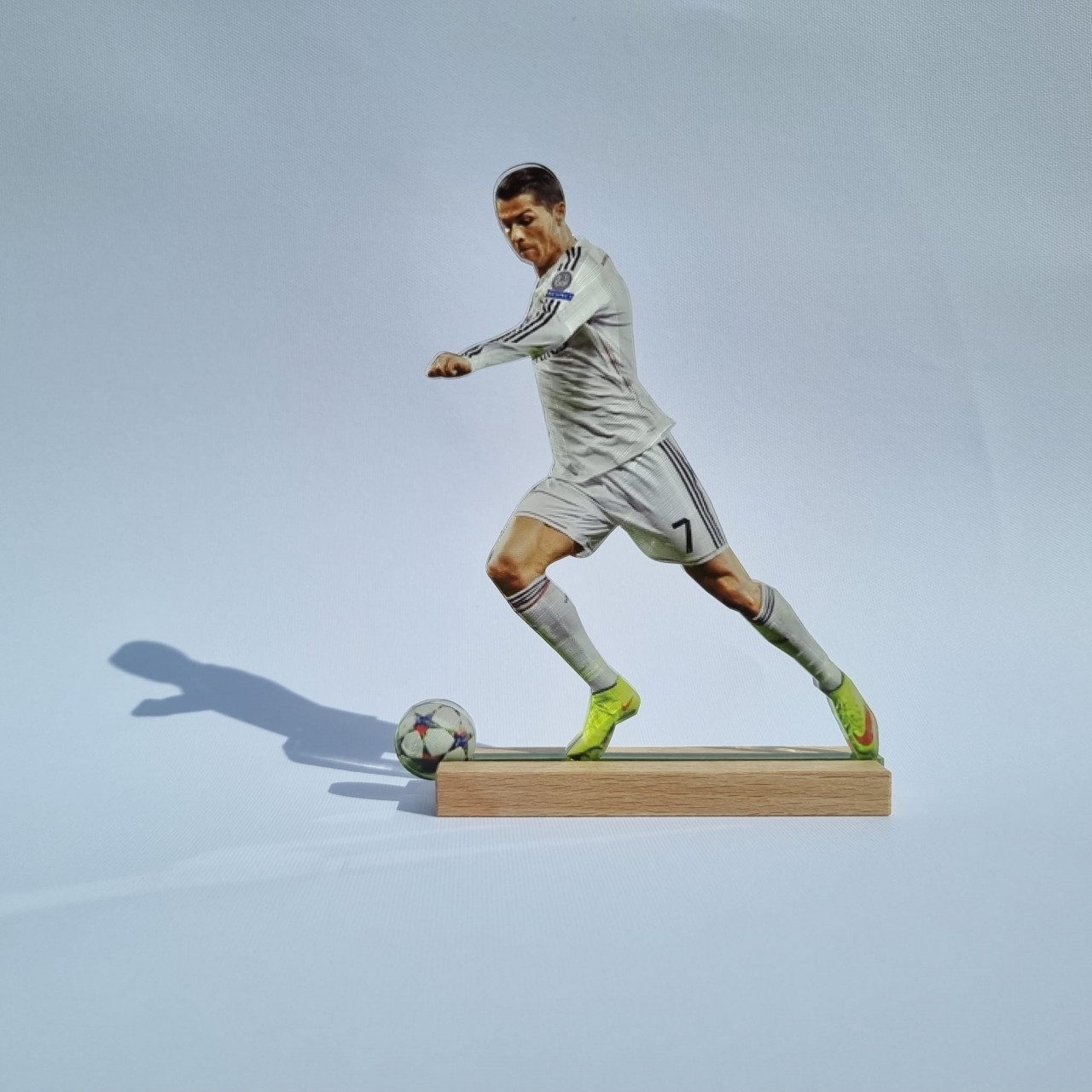 Figurină de birou din plexiglas cu Cristiano Ronaldo – vedere față, 5mm ...