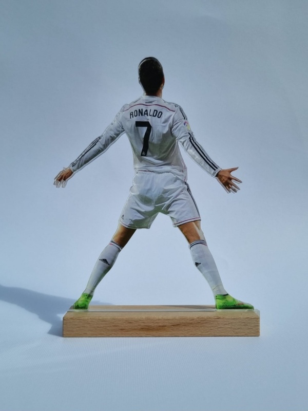 Figurină de birou din plexiglas cu Cristiano Ronaldo – vedere spate ...