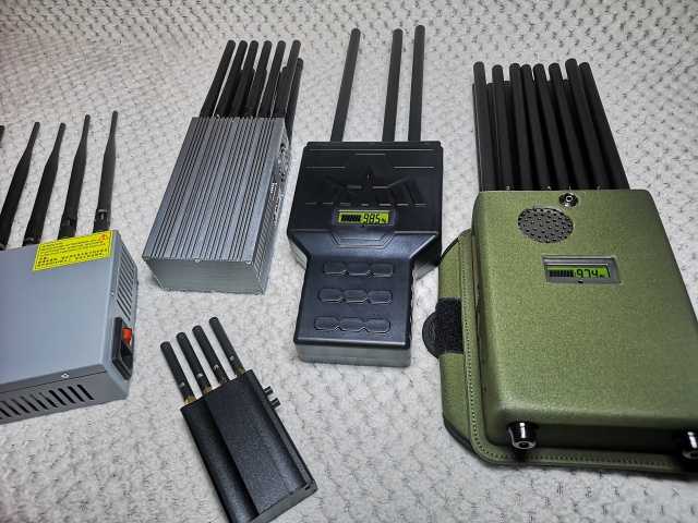 Mobilni ometač blokator signala GPS, Wi-Fi, 2G, 5G Bluetooth, SPY camera...