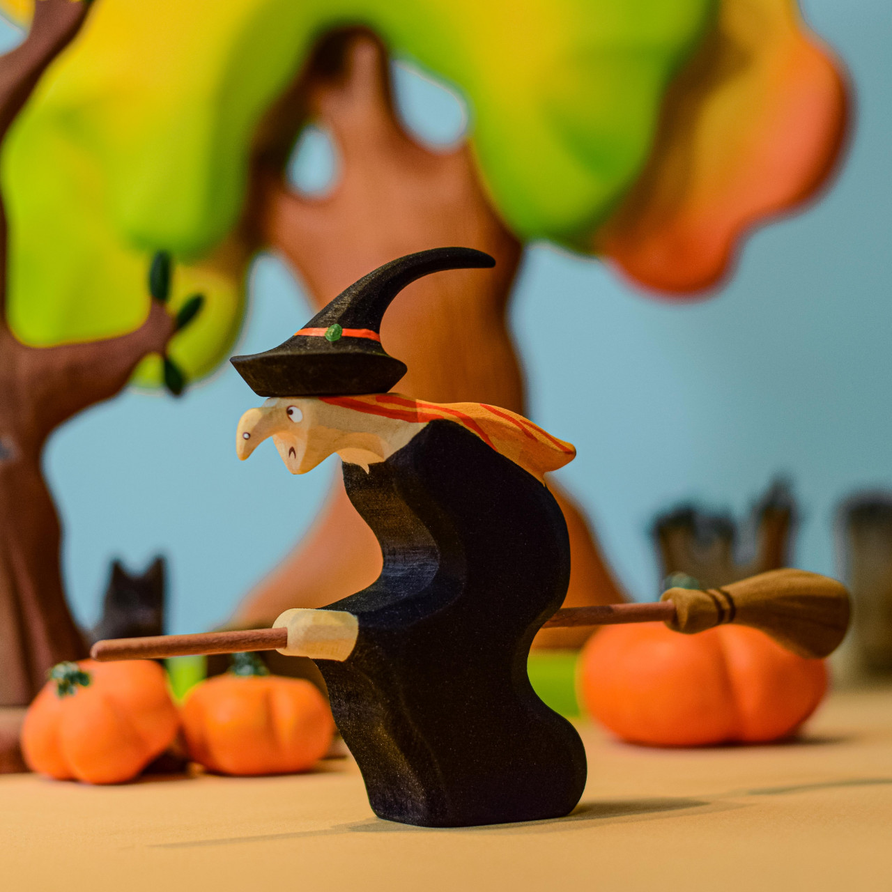 Hand-Painted Large Oak Autumn Figure | BumbuToys' Seasonal Collection