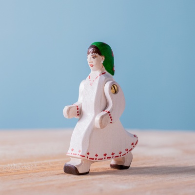 Mariuca - Traditional Romanian Dressed Girl Running | BumbuToys
