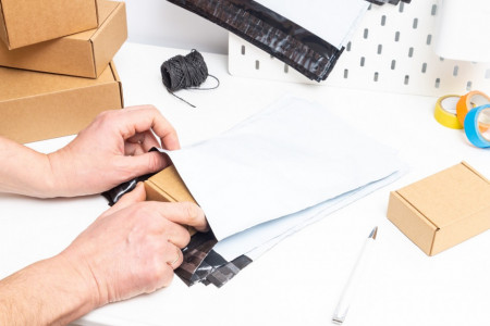 Pungi de curierat 350x450+50 mm