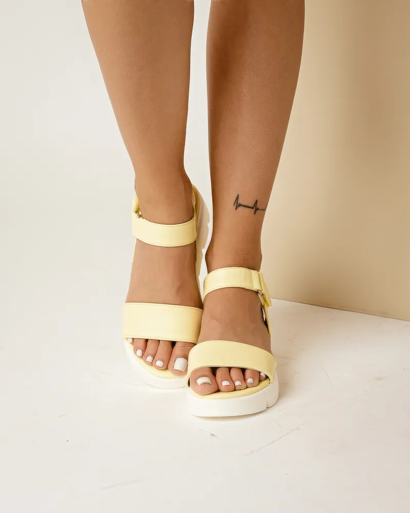 Sandale na platformu S51 svetlo žute
