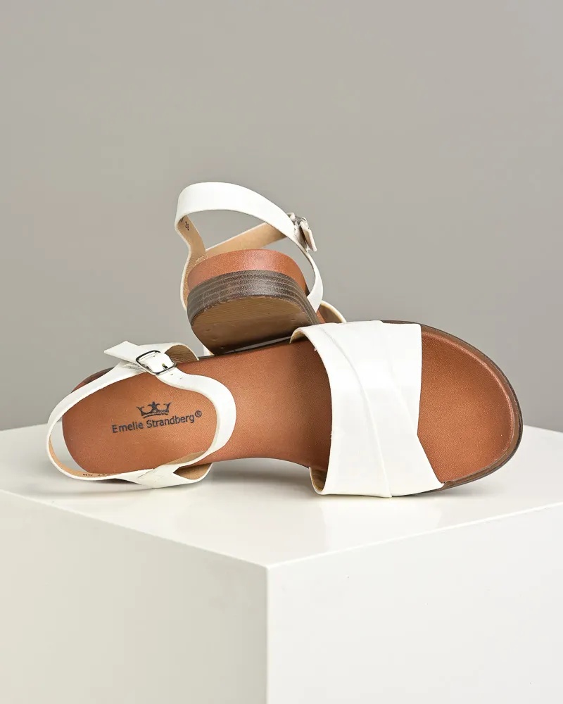 Ženske ravne sandale S27 bele