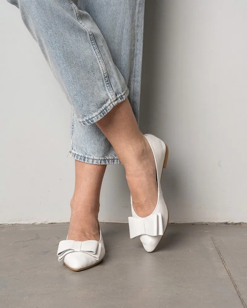 Kožne ženske baletanke 111025 bele