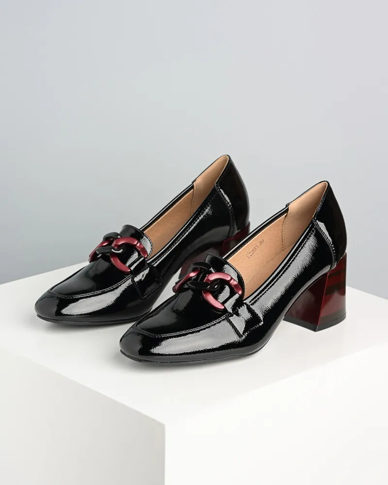 Lakovane crne salonke C2335 sa bordo detaljima