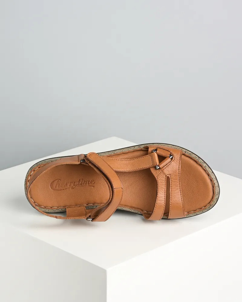 Kožne ravne ženske sandale 9413 kamel