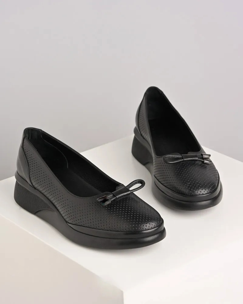 Ženske kožne baletanke na debelom đonu 2050/07 crne