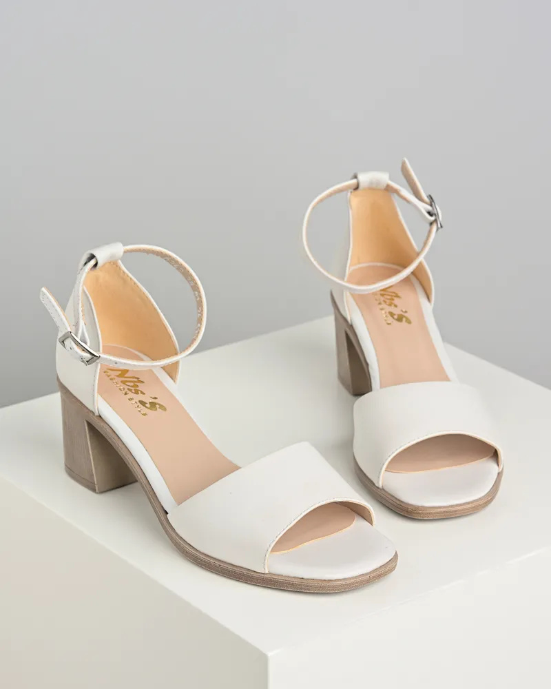 Ženske kožne sandale 6242 bele