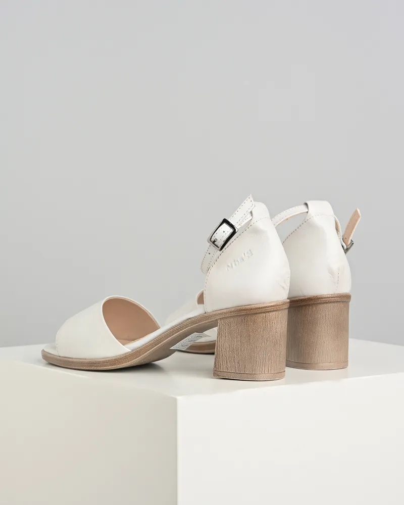 Ženske kožne sandale 6242 bele