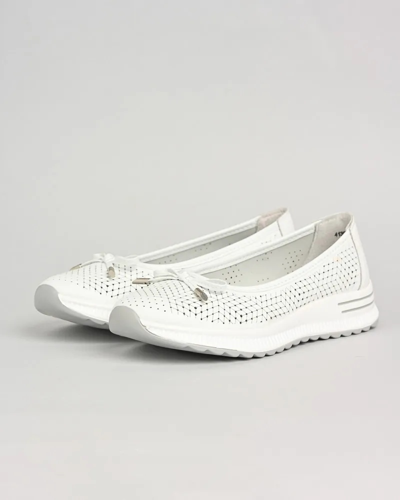 Kožne ženske baletanke na debelom đonu 4135 bele