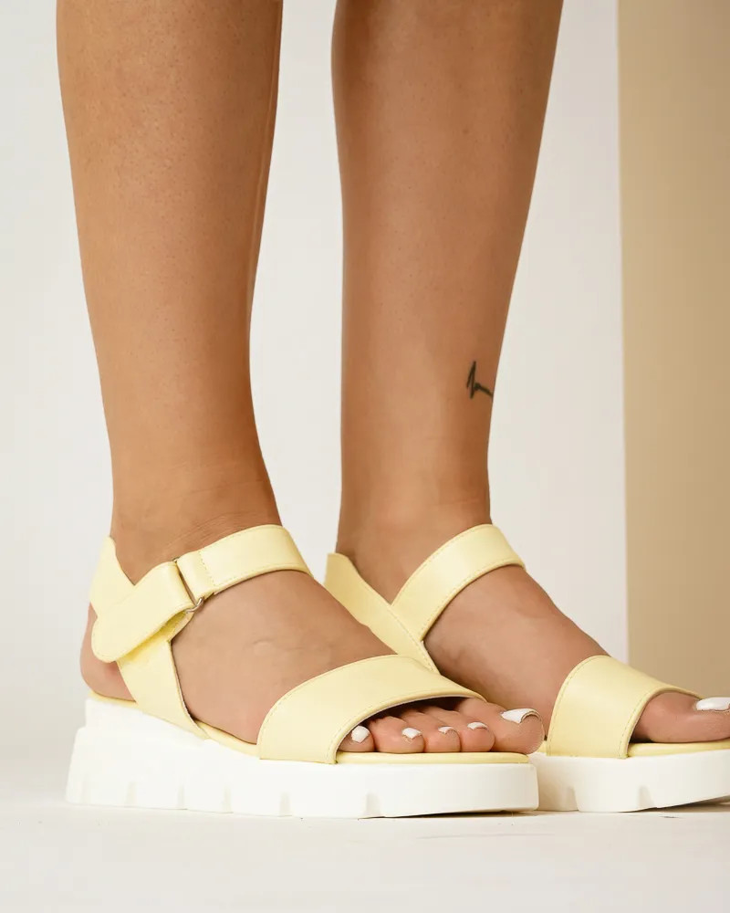Sandale na platformu S51 svetlo žute