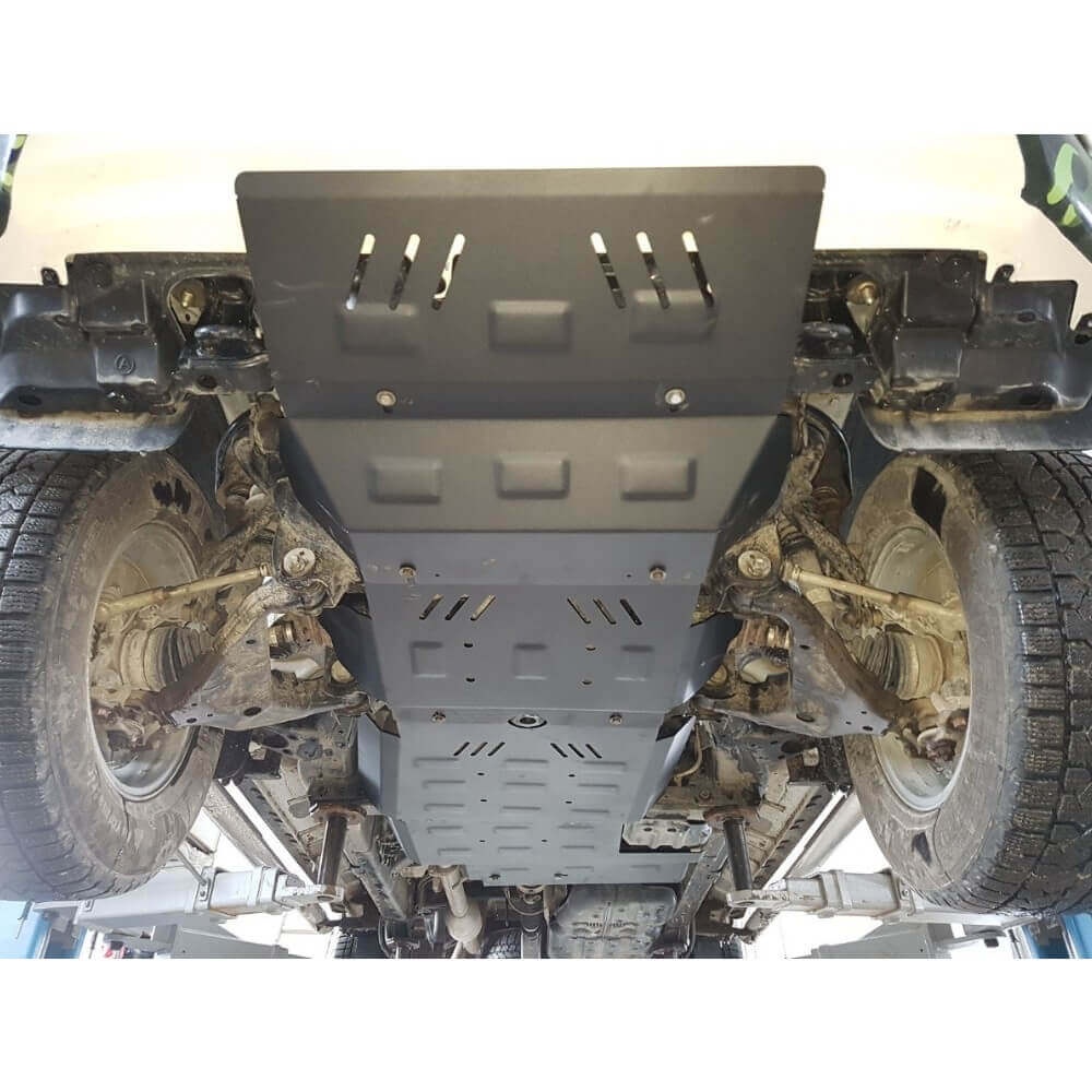 Scut auto metalic Toyota Hilux Revo, Invincible