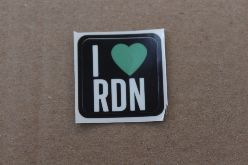 Radon sticker 35/35mm sticker