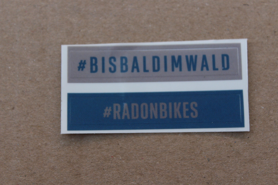 Radon 2x sticker 62/31mm sticker