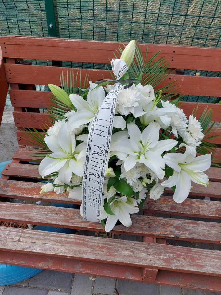 Cos funerar cu crin si crizantema