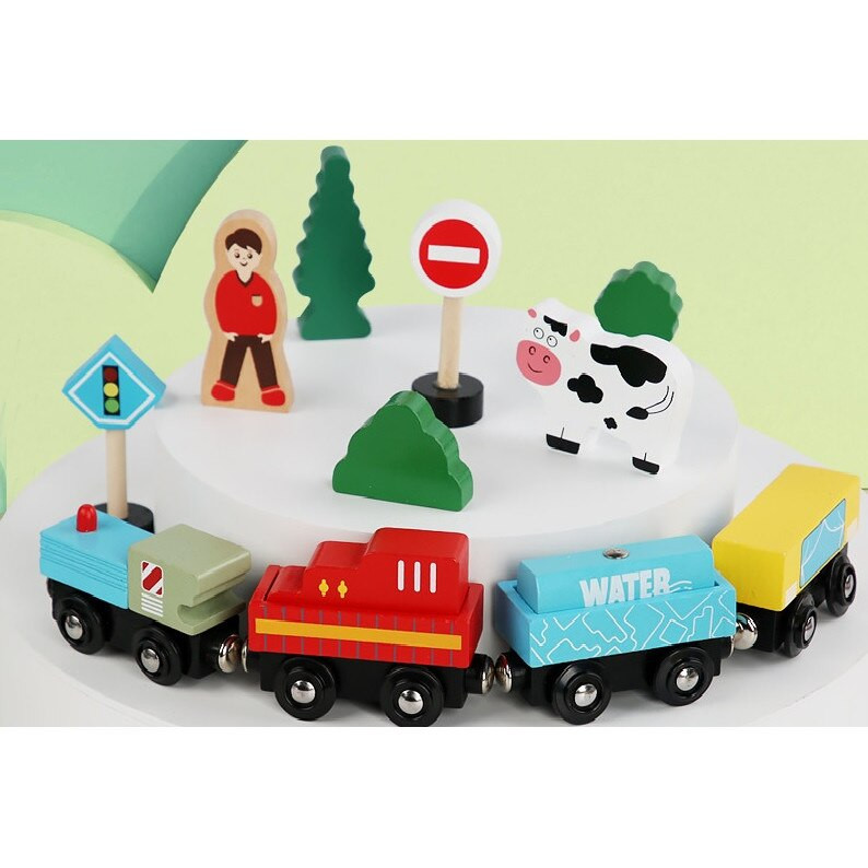 Set trenulet, semne, indicatoare si personaje din lemn, 11 piese, Ferma