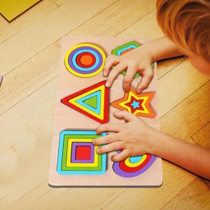 Puzzle incastru din lemn, Invatam forme si culori, Curcubeu