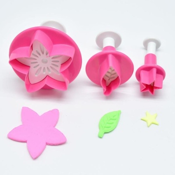 Set 3 decupatoare - Floare , stea si frunza