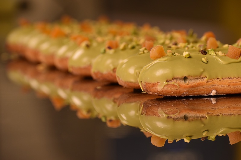 Ecler cu fistic si caise – Culoare, aromă și eleganță într-un singur ...