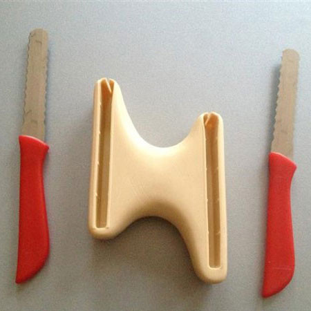 *Cutit Crestare Paine cu 2 Lame Inox Fixe Zimtate L 8.5 cm