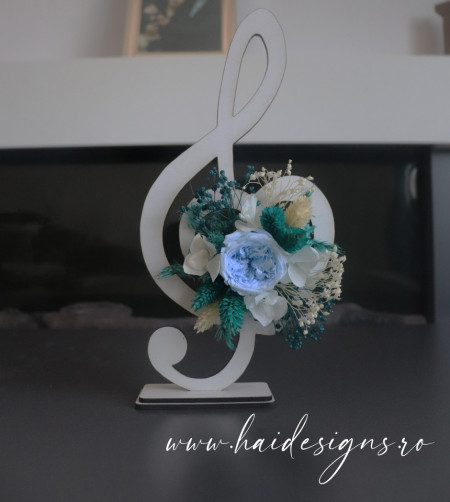 Cheia Sol decorată cu flori uscate și criogenate