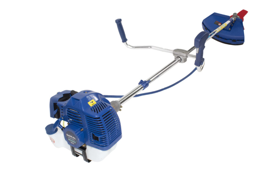 Motocoasa pe benzina in 2 timpi sau 4 timpi: Care este diferenta?