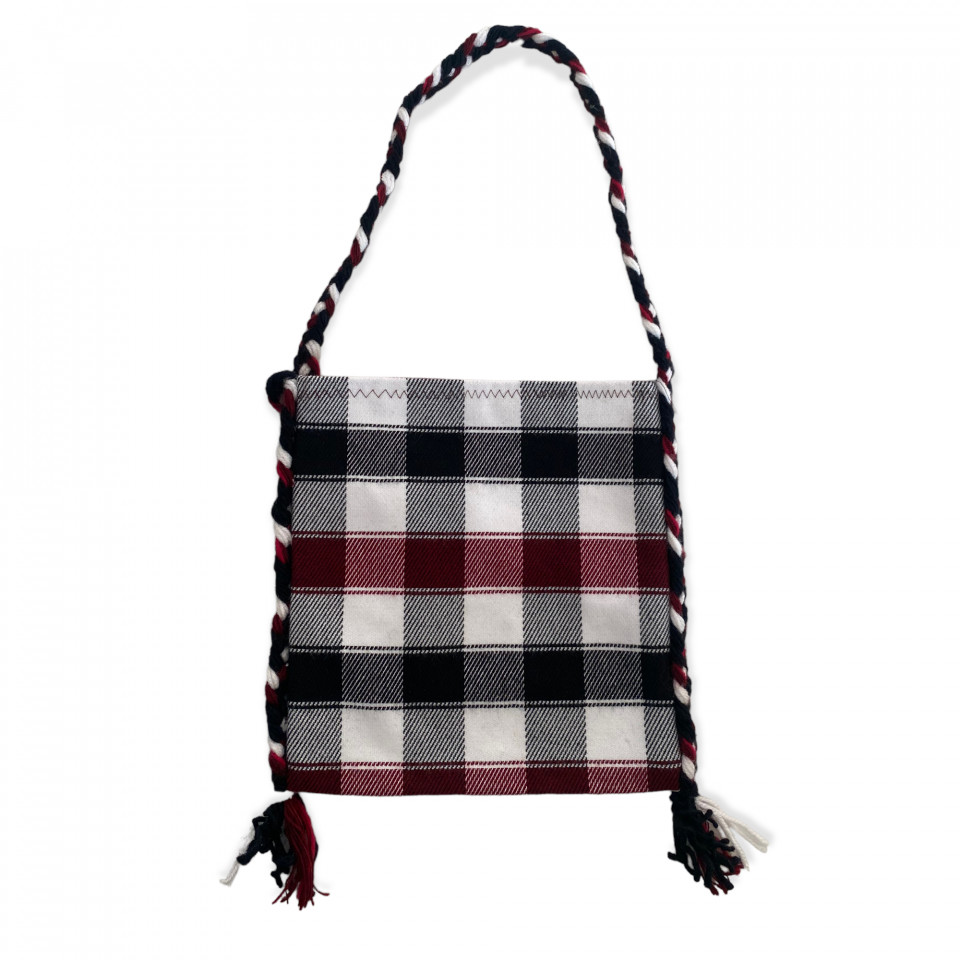 Traista alb/rosu/negru , motive traditionale, 23x23 cm