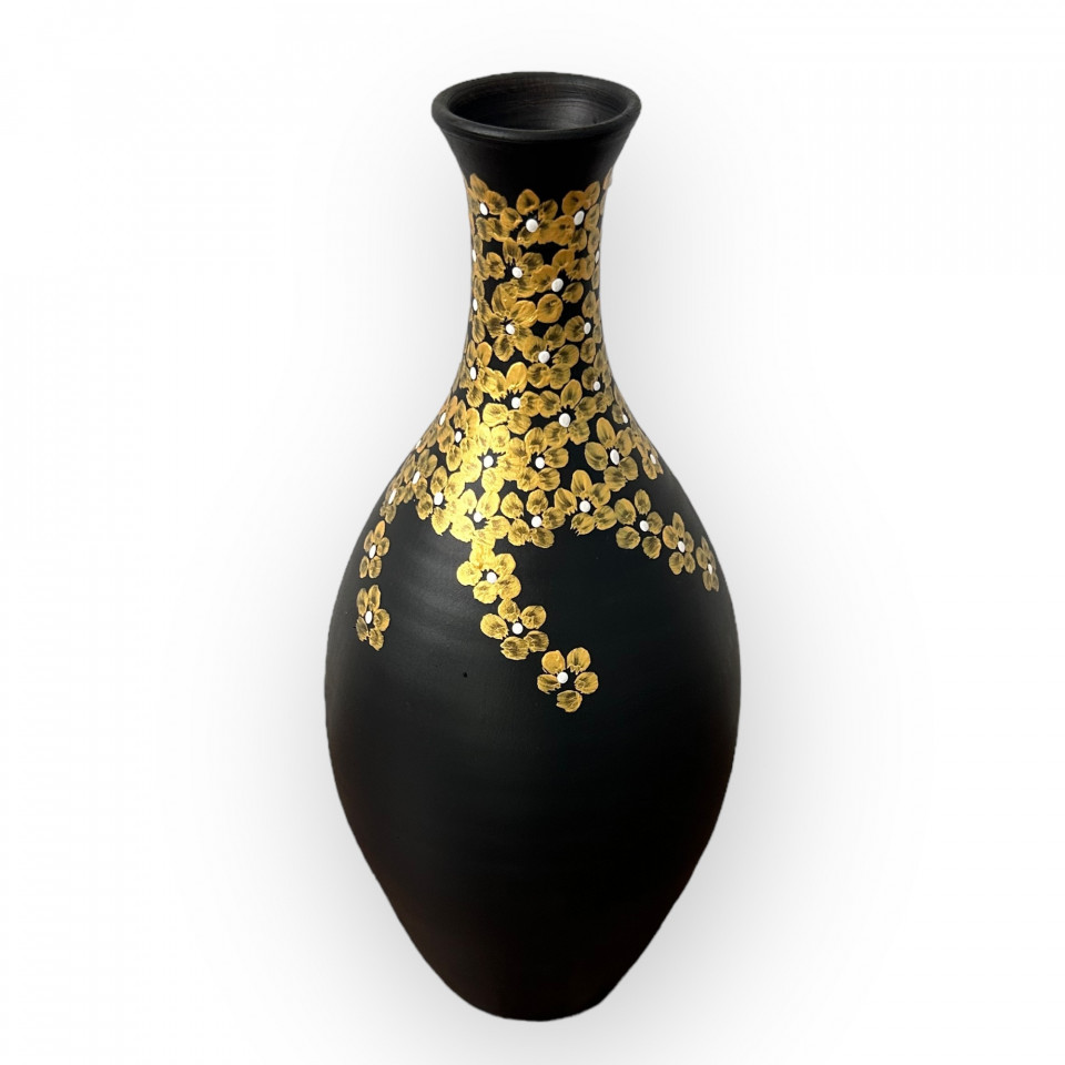 Vaza neagra pictata, model contemporan