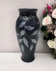 Vaza ceramica neagra, eleganta, frunze argintii