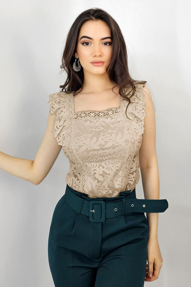 Bluza din dantela Aimee, cu volanase si croiala cambrata, Bej, Marime ...