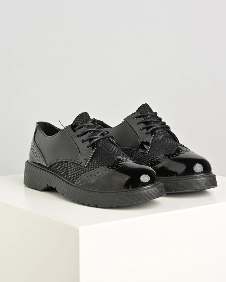 Ženske ravne cipele na pertlanje L082415 crne