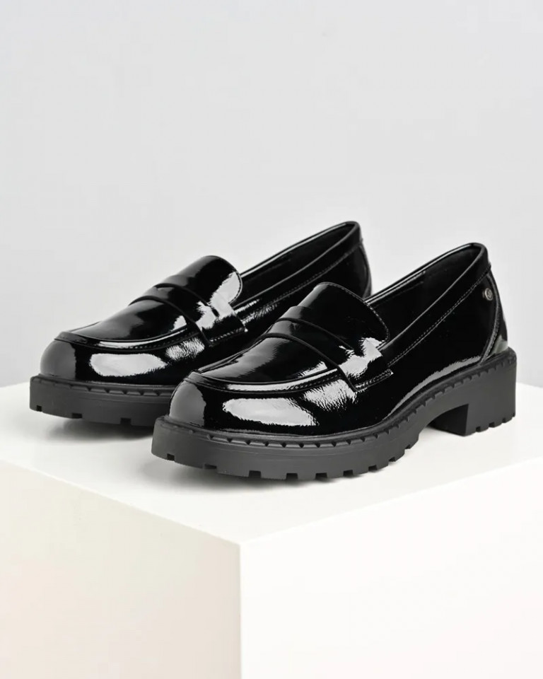 Ženske cipele na debelom đonu C2468 crne