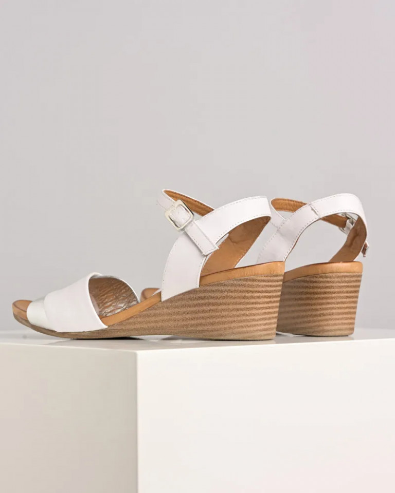 Ženske kožne sandale na platformu 88.1927 bele
