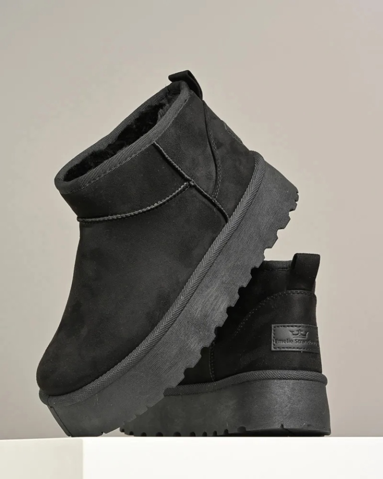 Ugg crne cizme store