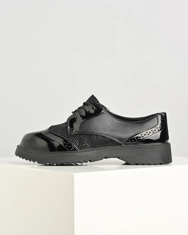 Ženske ravne cipele na pertlanje L082415 crne