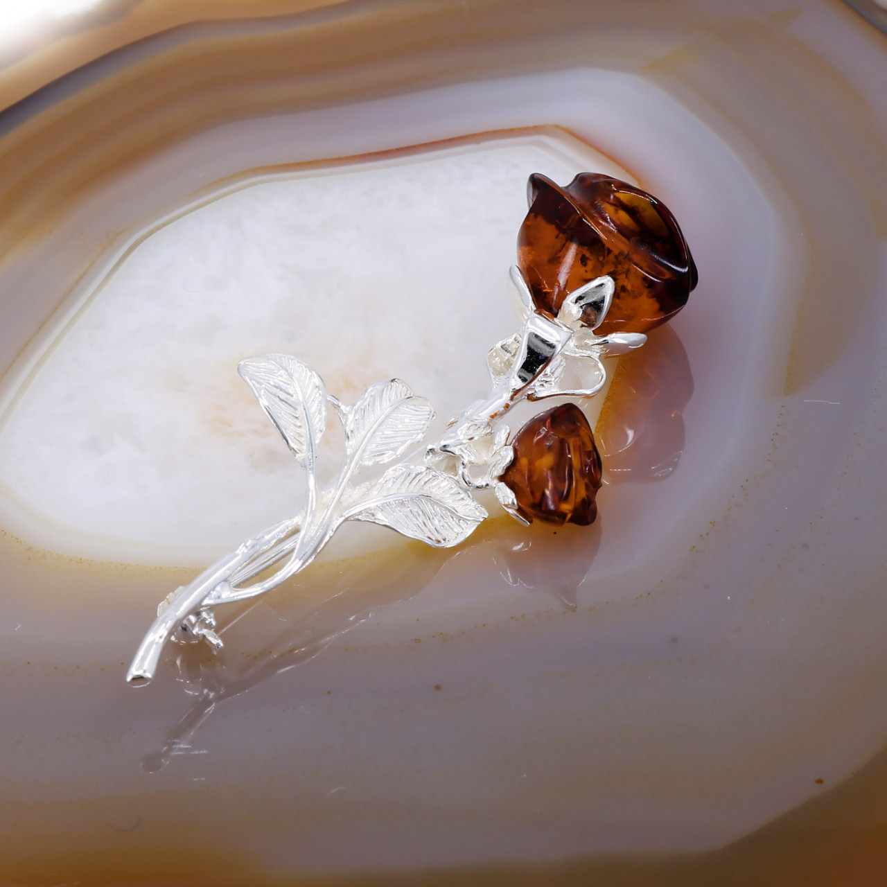 Brosa din Argint 925 model Doi Trandafiri cu Piatra Chihlimbar Galbena c382