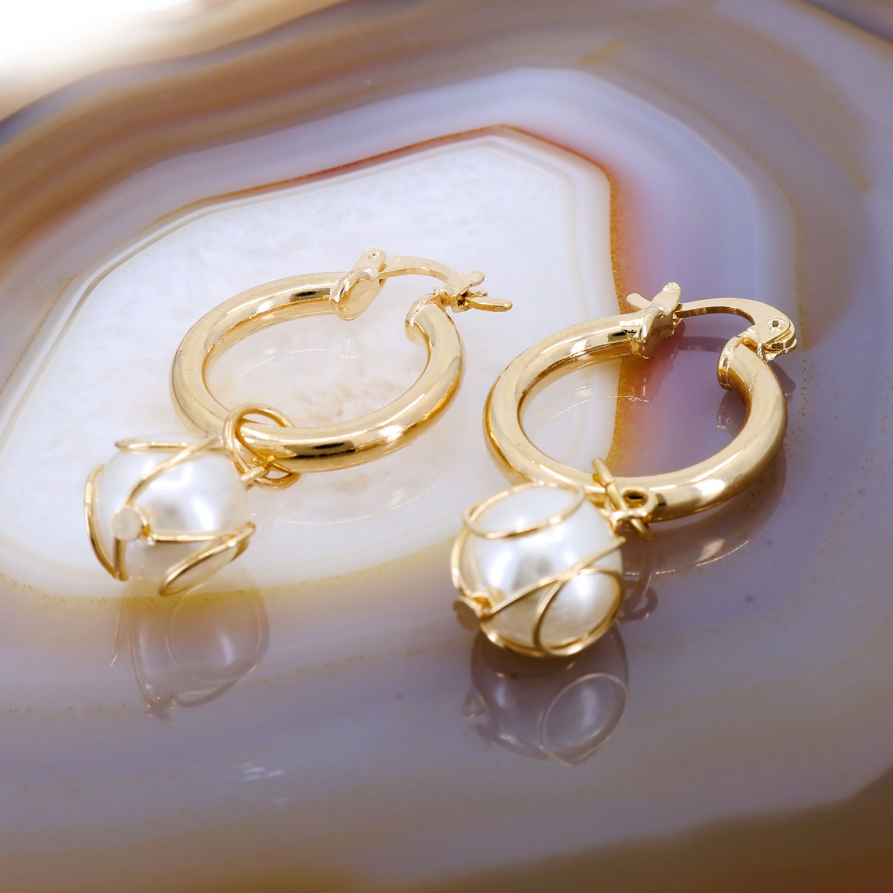 Cercei Creole Placati cu Aur Galben cu Pandantiv Perla Alba Rotunda c3718