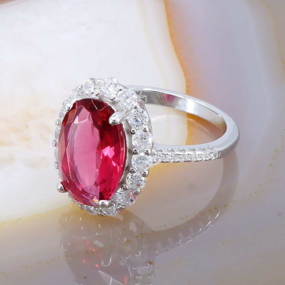 Inel din Argint 925 model cu Cristal Oval culoare Roz Multifatetat cod 2459