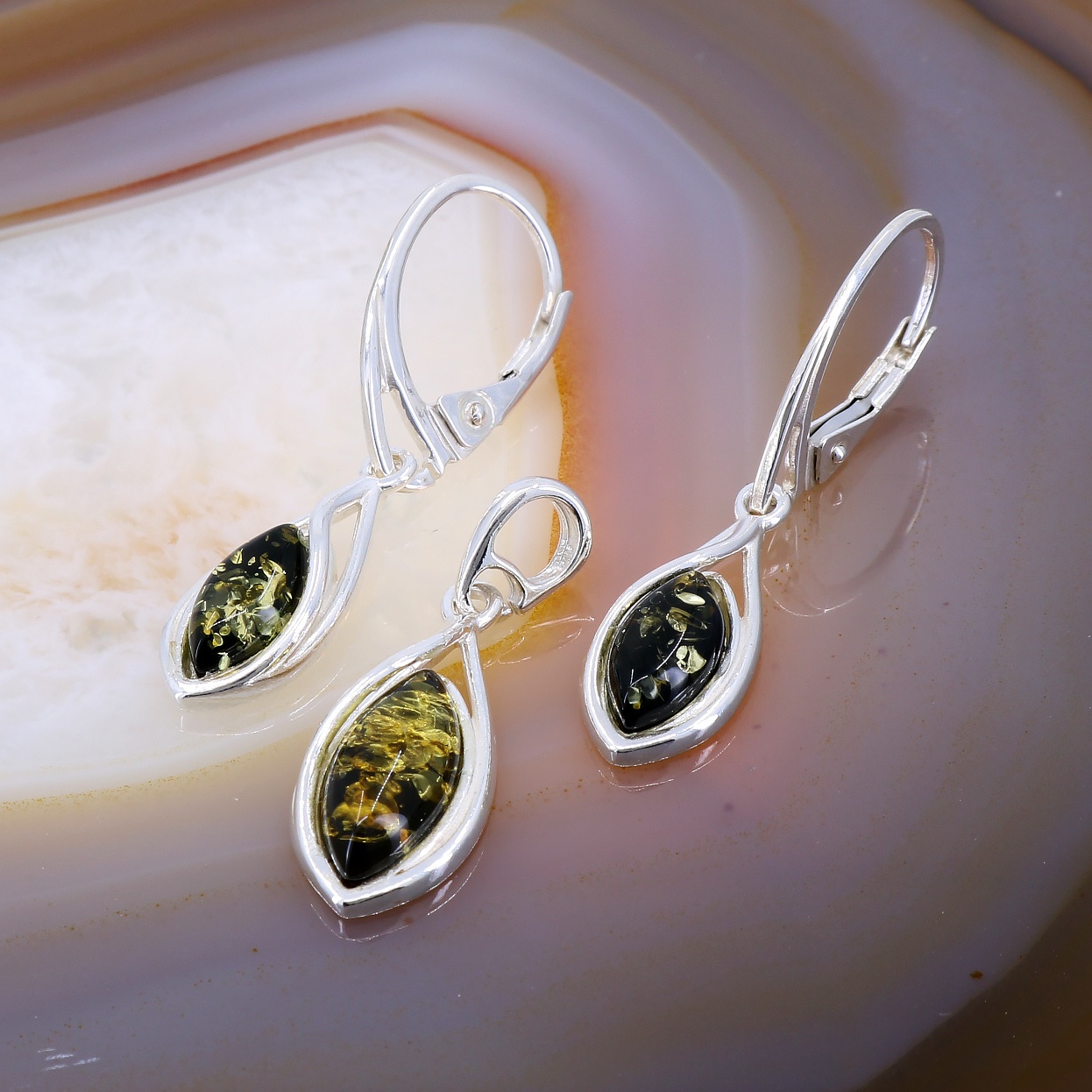 Set din Argint cu Piatra Chihlimbar culoare Verde c1616