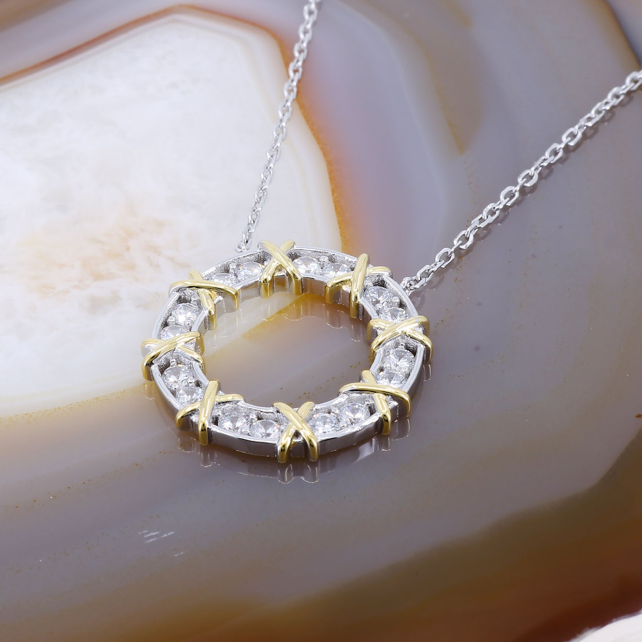 Colier din Argint Placat cu Aur cu Pandantiv forma Cerc cu Cristale c1529