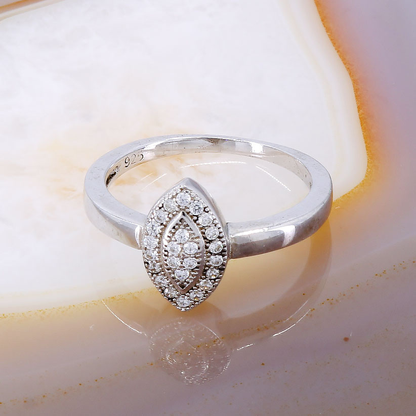 Inel Solitaire din Argint cu Cristale Zirconia c2749